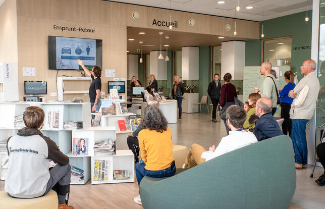 La médiathèque Elsa-Triolet de Saint-Étienne-du-Rouvray, lauréate du prix de l'accueil 2025 ...